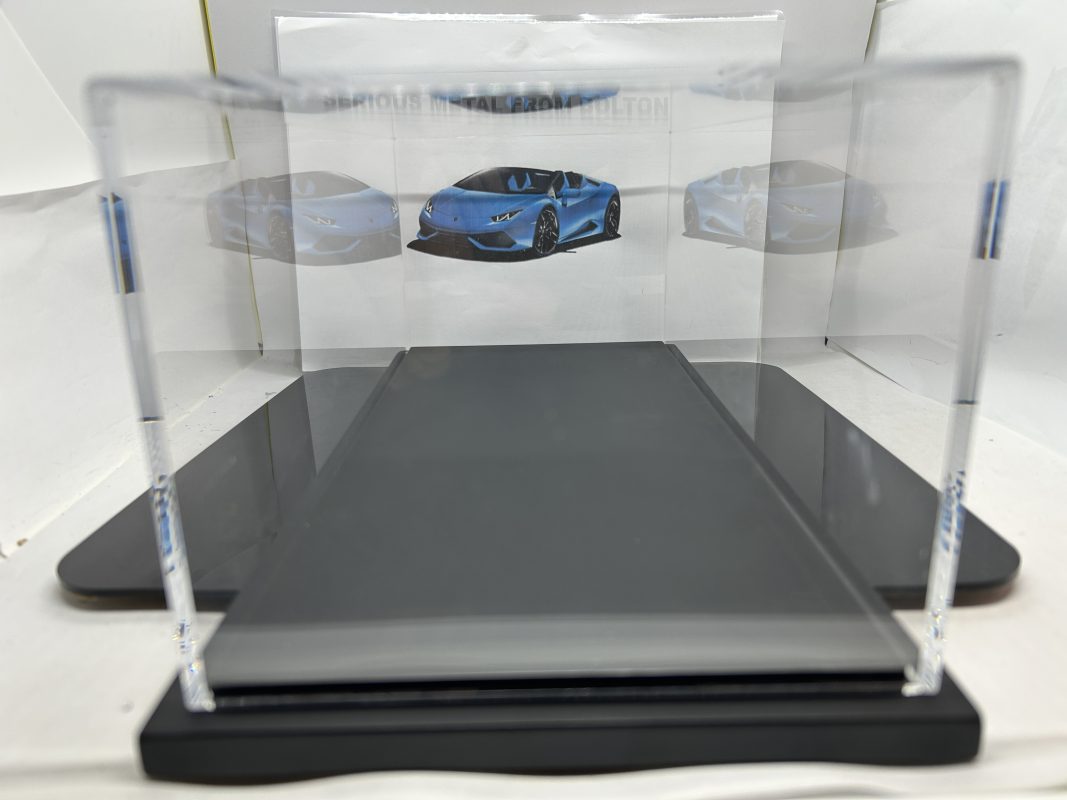 GT SPIRIT BO18H DISPLAY CASE 1:18 SCALE – Serious Metal From Bolton